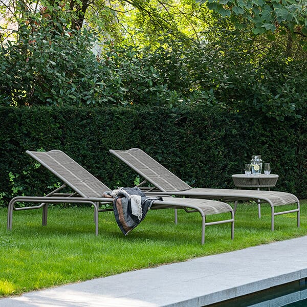Vincent Sheppard Loop chaise lounge chair. Outdoor.